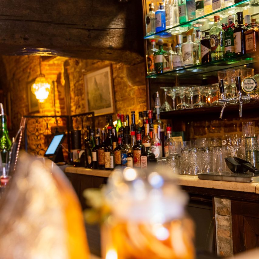 COCKTAIL BAR - Taverna Remer